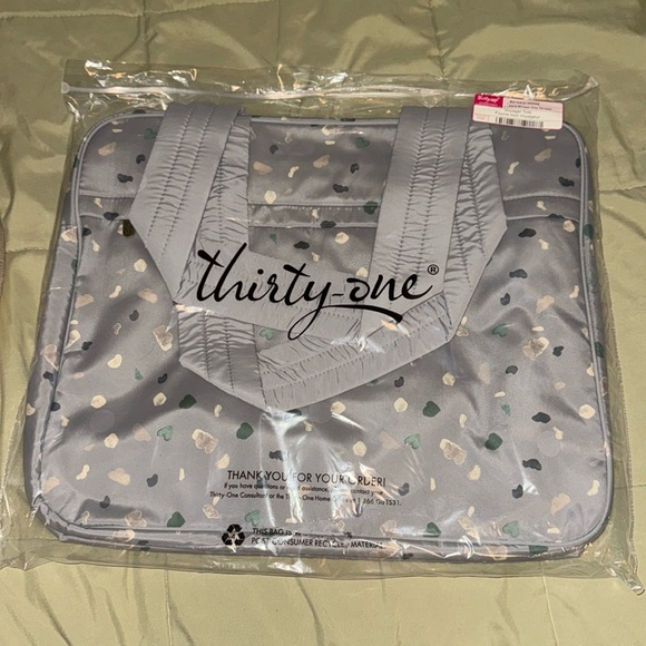 thirty-one | Bags | Thirtyone Whisper Grey Voyager Tote Bag | Poshmark